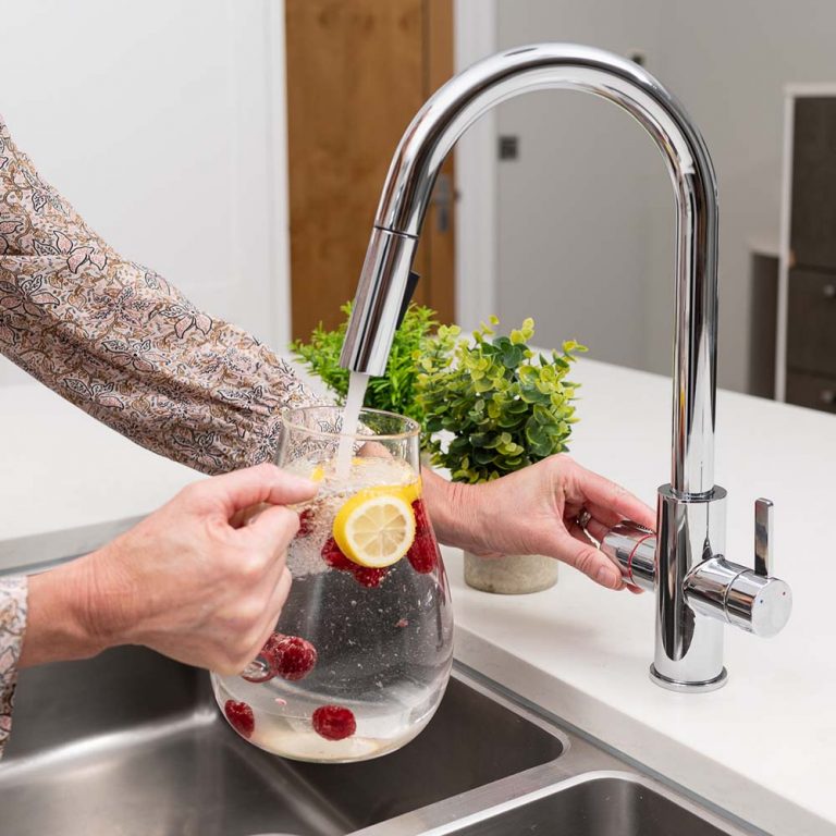 Pull Out Spray | 4 in 1 Instant Boiling Water Tap | Aquatap Ultra ...